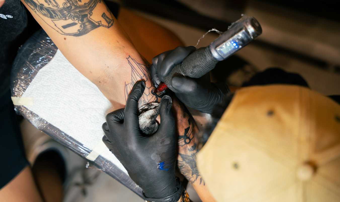Día del tatuaje: historia y mitos de los tatuajes